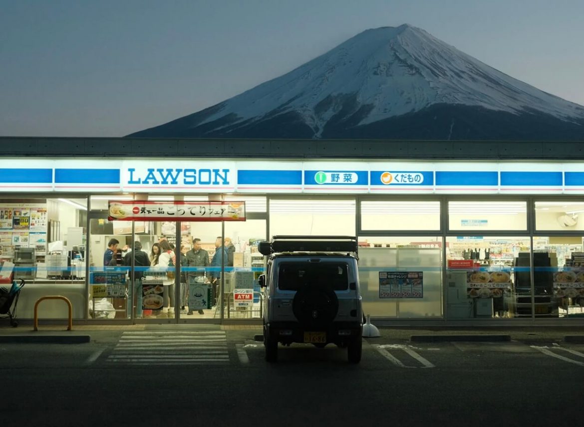 What to Buy at Lawson Japan: 14 Must-Try Snacks and Popular Convenience ...